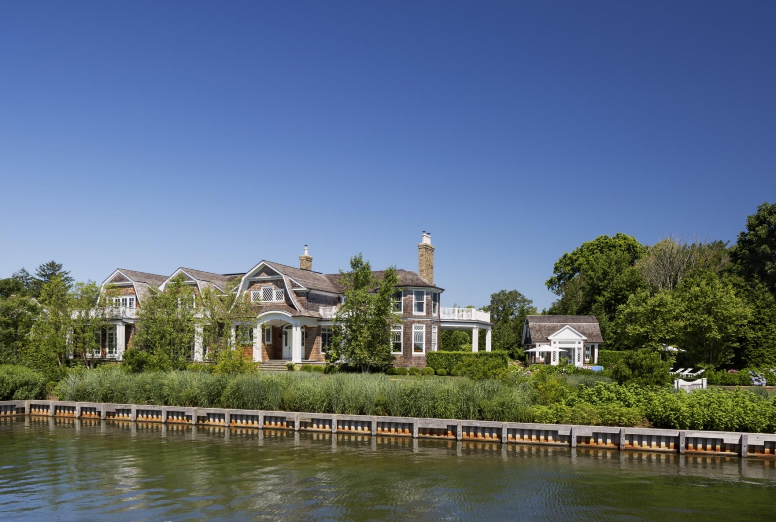 Hamptons Chic - Ocean Home magazine