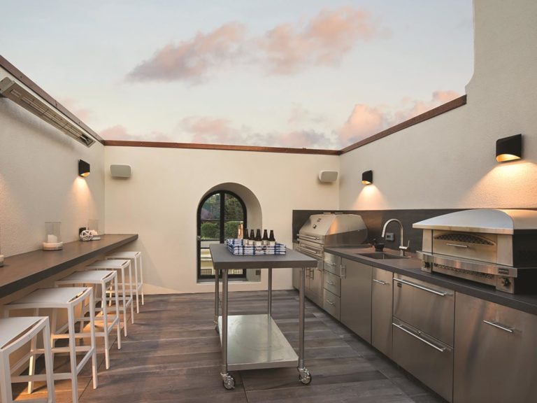 5 Ultimate Outdoor Kitchens - Ocean Home magazine