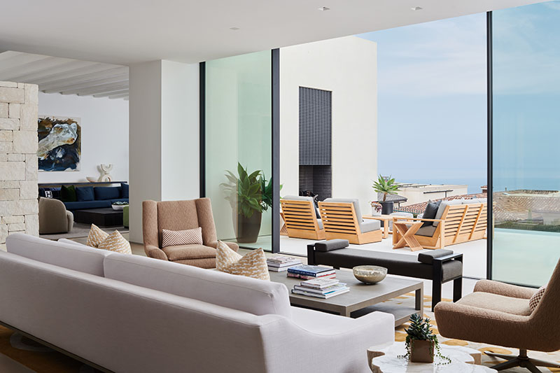 Warm Details and a Modern Sensibility Complete a SoCal Ocean Home