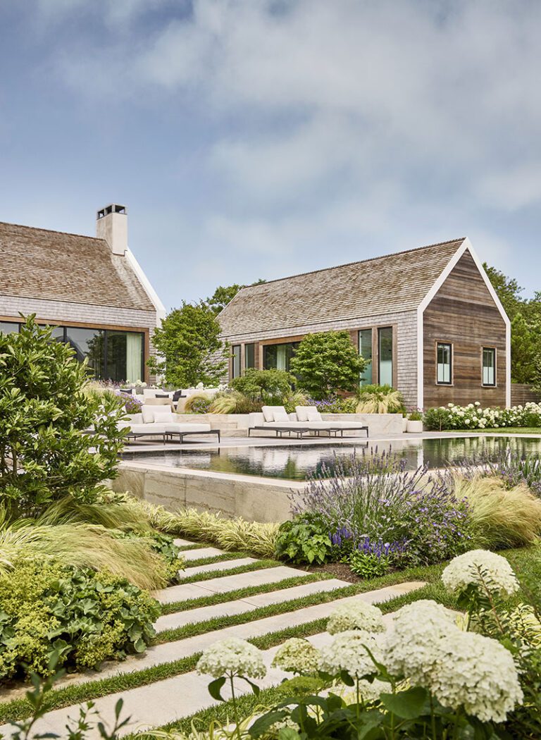 A Nantucket Family Compound Deconstructs and Reimagines Traditional ...