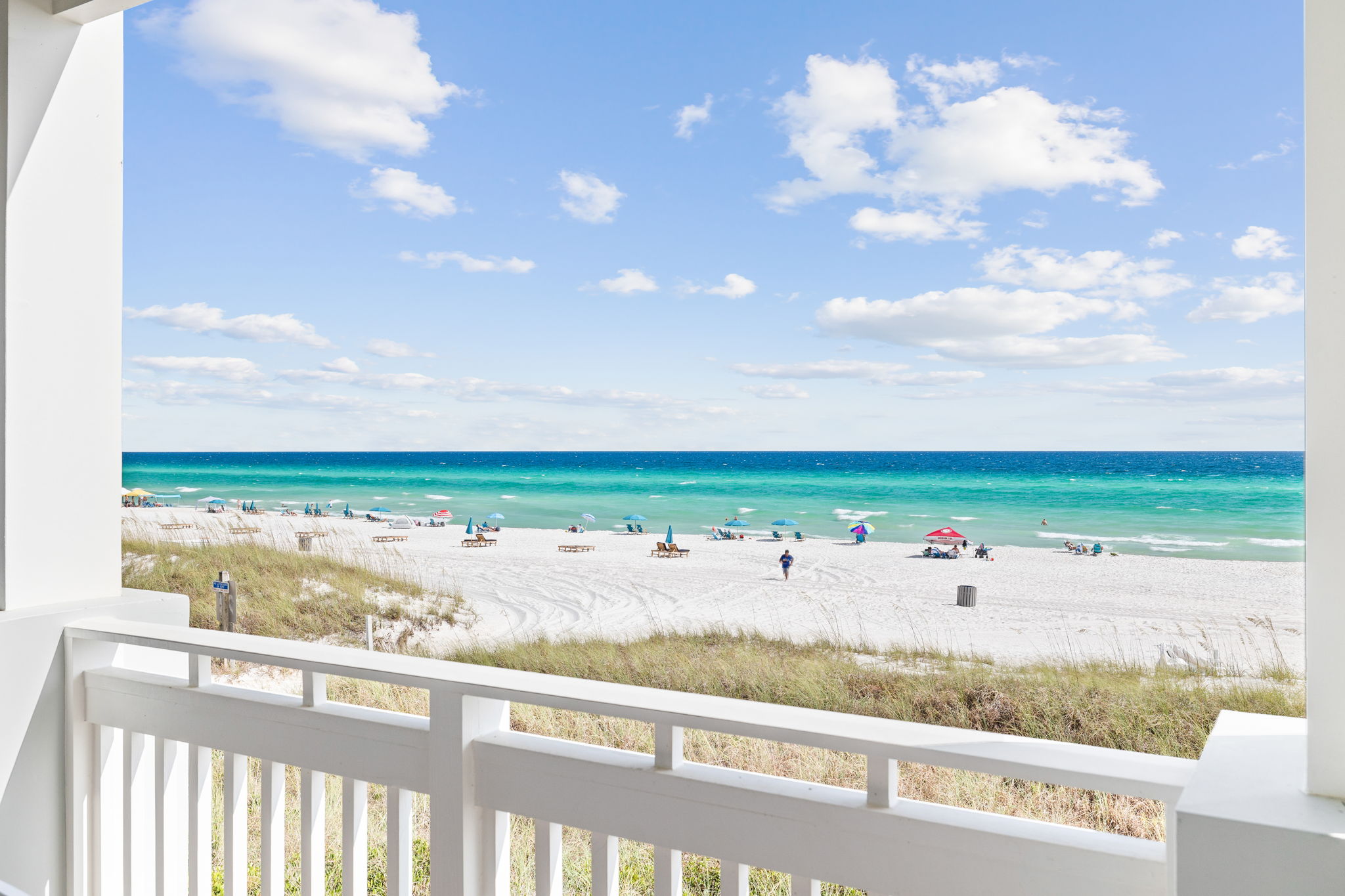 Rejuvenated Florida Oasis Blends Coastal Charm and Modern Elegance