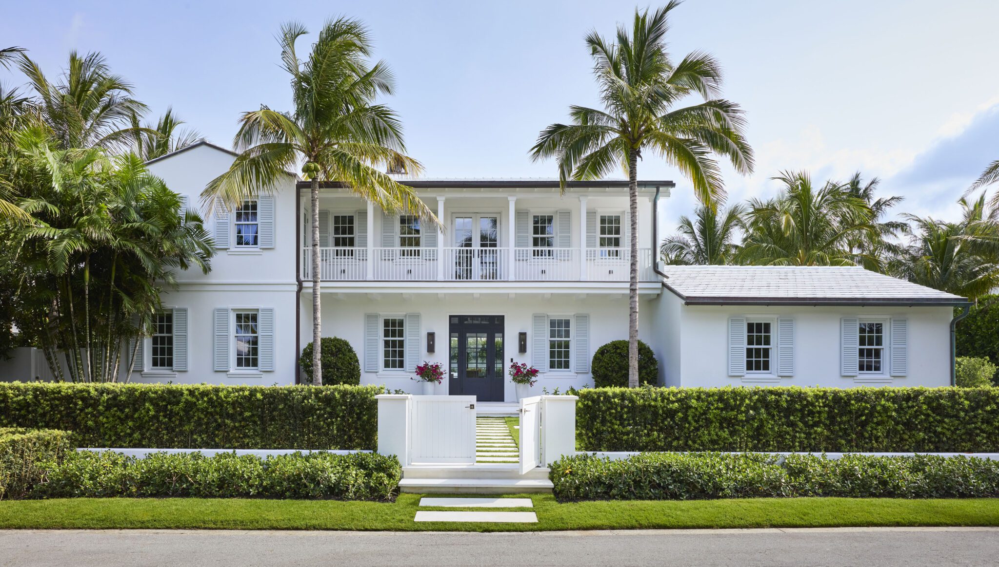 Casually Chic Palm Beach Renovation Brings the Outdoors In - Ocean Home ...