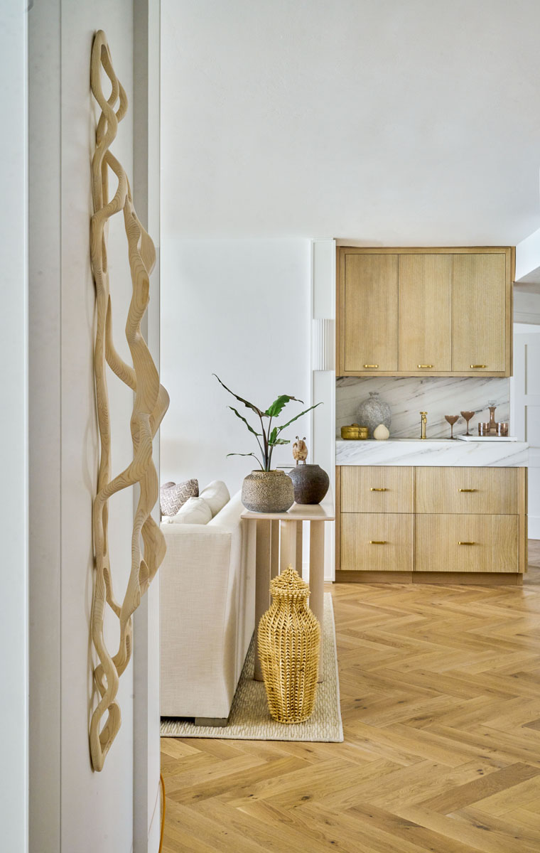 Airy Whites and Natural Textures Bring SoCal Vibes to a Gulf Coast ...