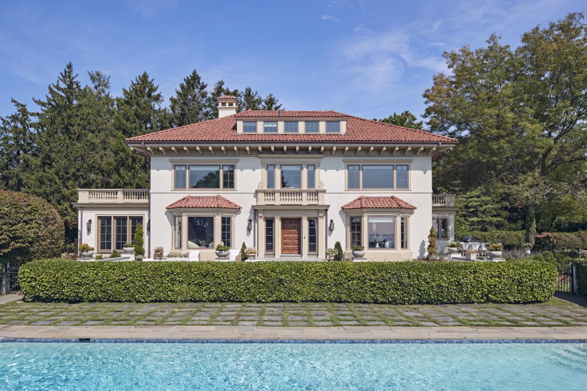 Color and Light Brings a New York Spanish Colonial Back to Life - Ocean ...
