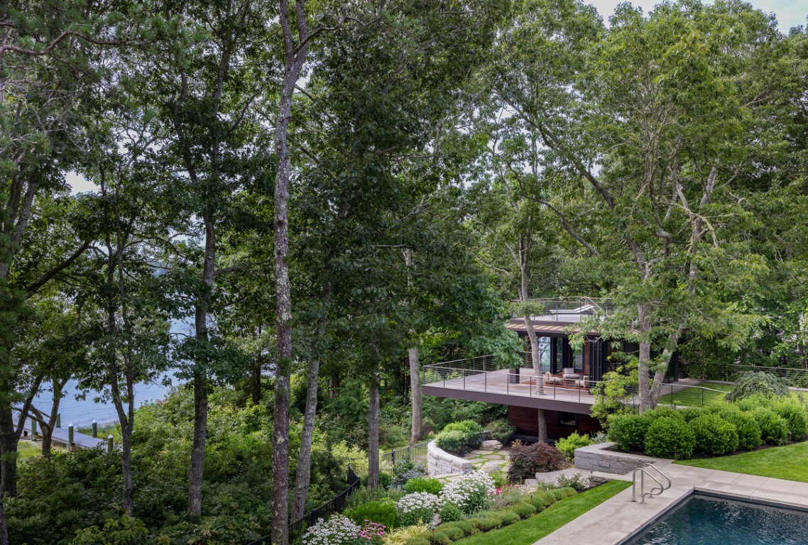 Treehouse Yoga Studio and Airy Pool House Transform a Cape Cod Estate ...
